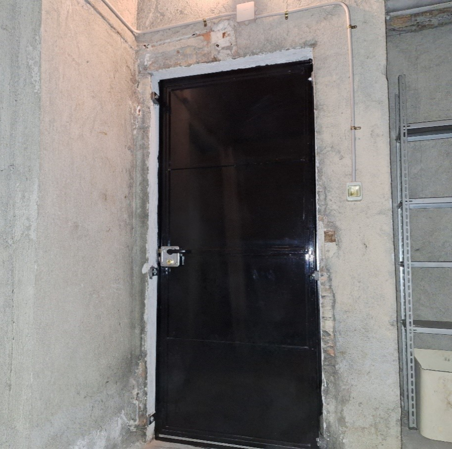 Porta in ferro a Torino - Fabbro Torino - Fast Manutenzioni